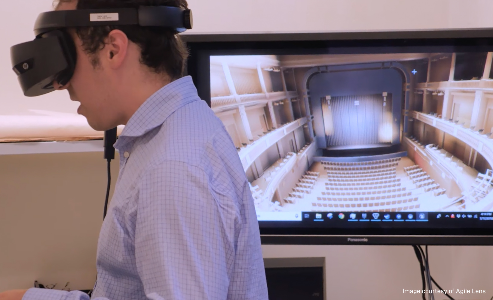 Designing in VR: Agile Lens Helps Furnish a Theater with Unreal Engine