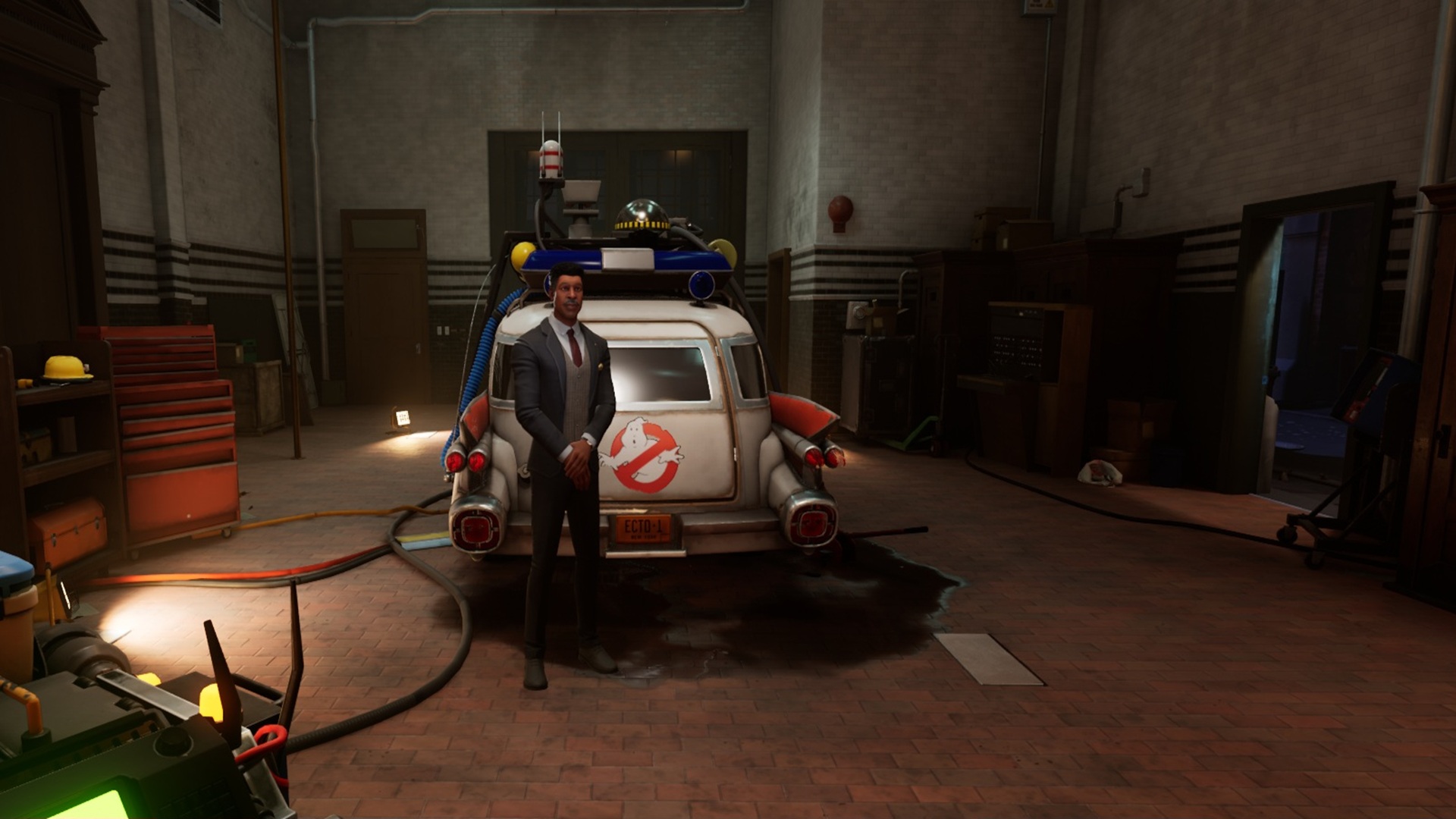 La esencia de cazar fantasmas: nos adentramos en la estación de ...